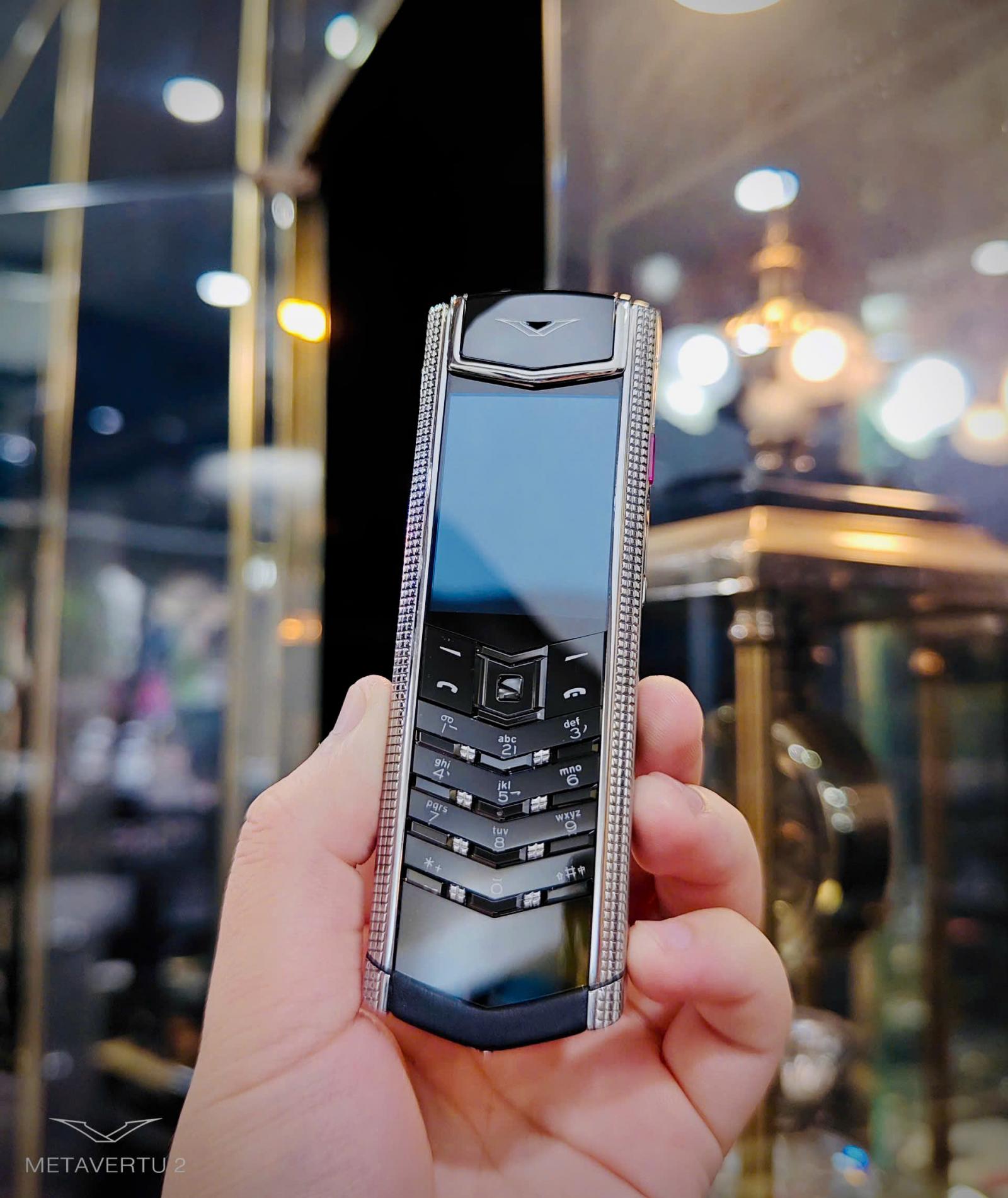 CÔNG ĐOẠN ĐỂ TẠO NÊN MỘT CHIẾC VERTU SIGNATURE S