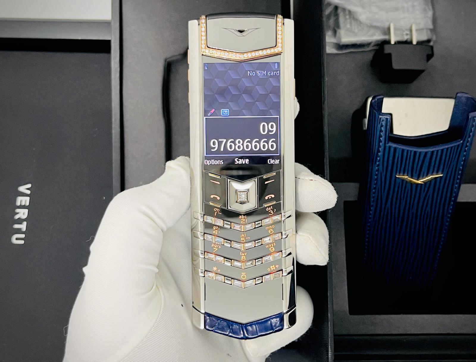 VERTU CHÍNH HÃNG VÀ NHỮNG ĐẶC QUYỀN CHO NGƯỜI SỞ HỮU